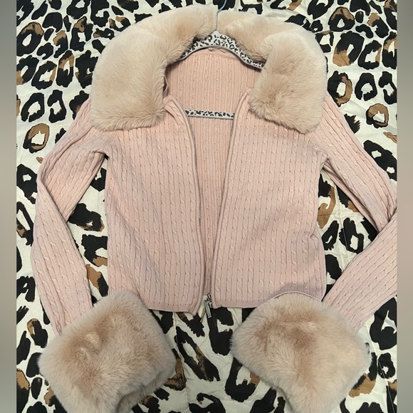 Source Unknown | Sweaters | Sweater With Removable Faux Fur | Poshmark
